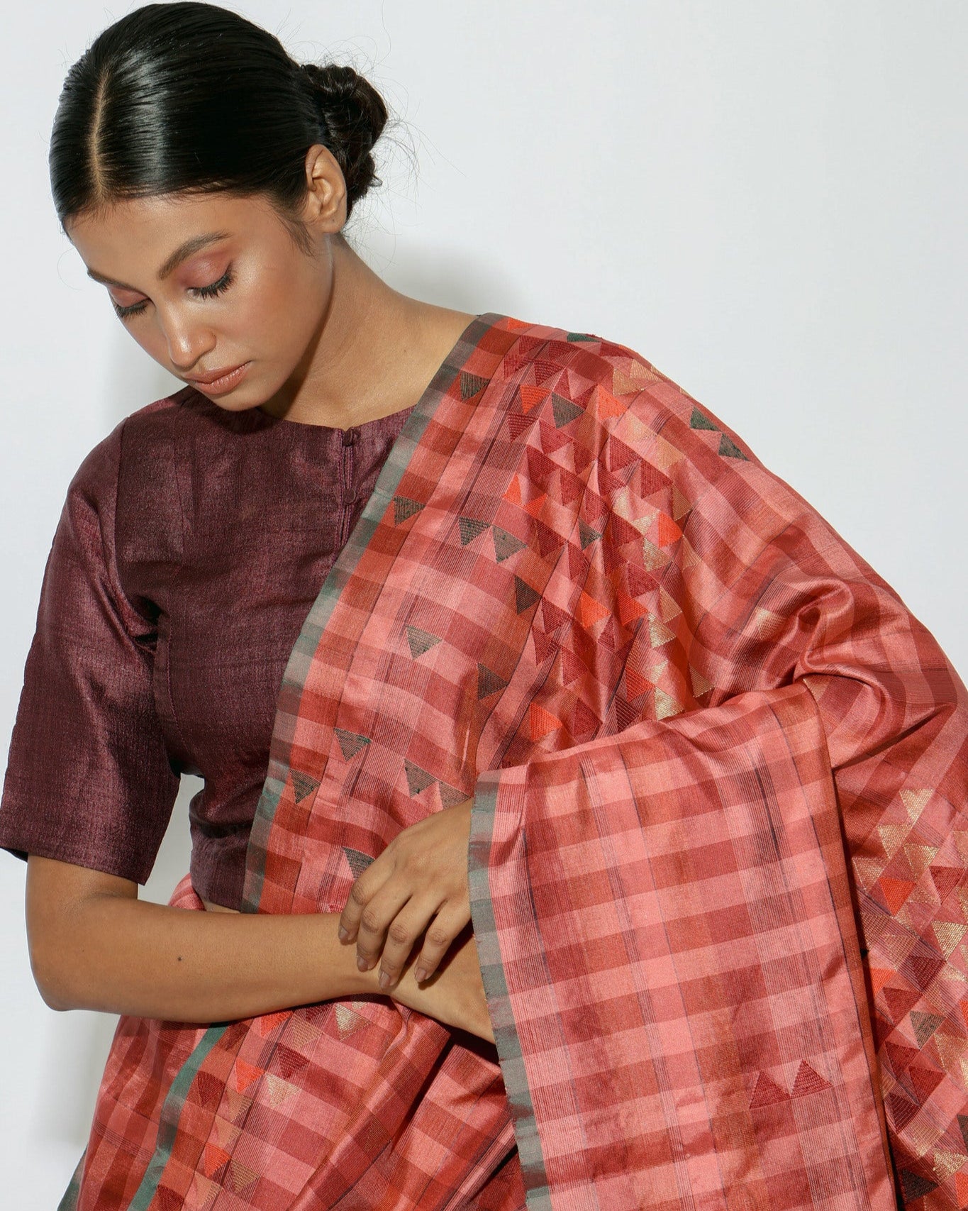 Handwoven Infinity jamdani silk saree- Pink | Karomi crafts