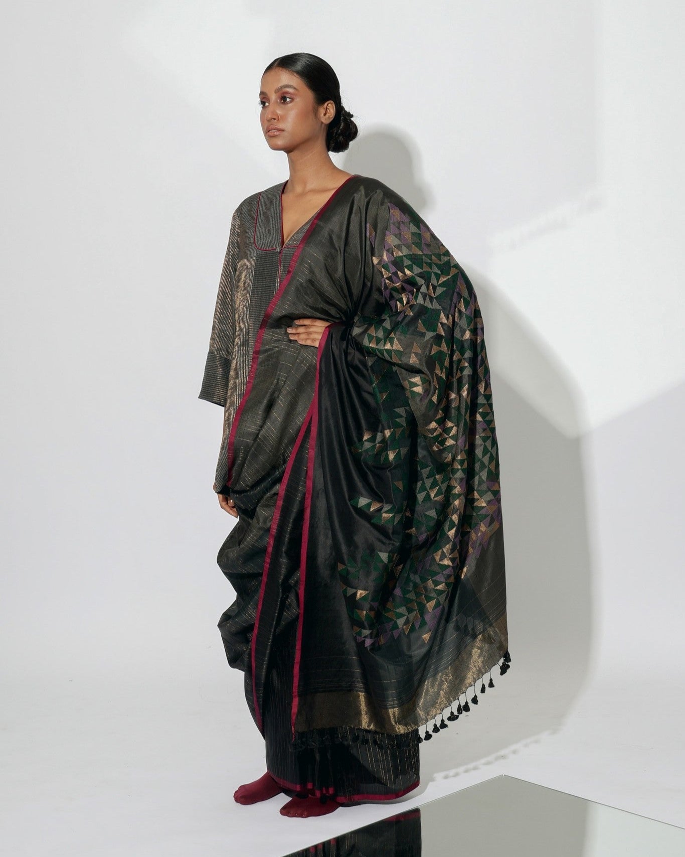 Handwoven Nebula jamdani silk saree- Black/Red | Karomi crafts